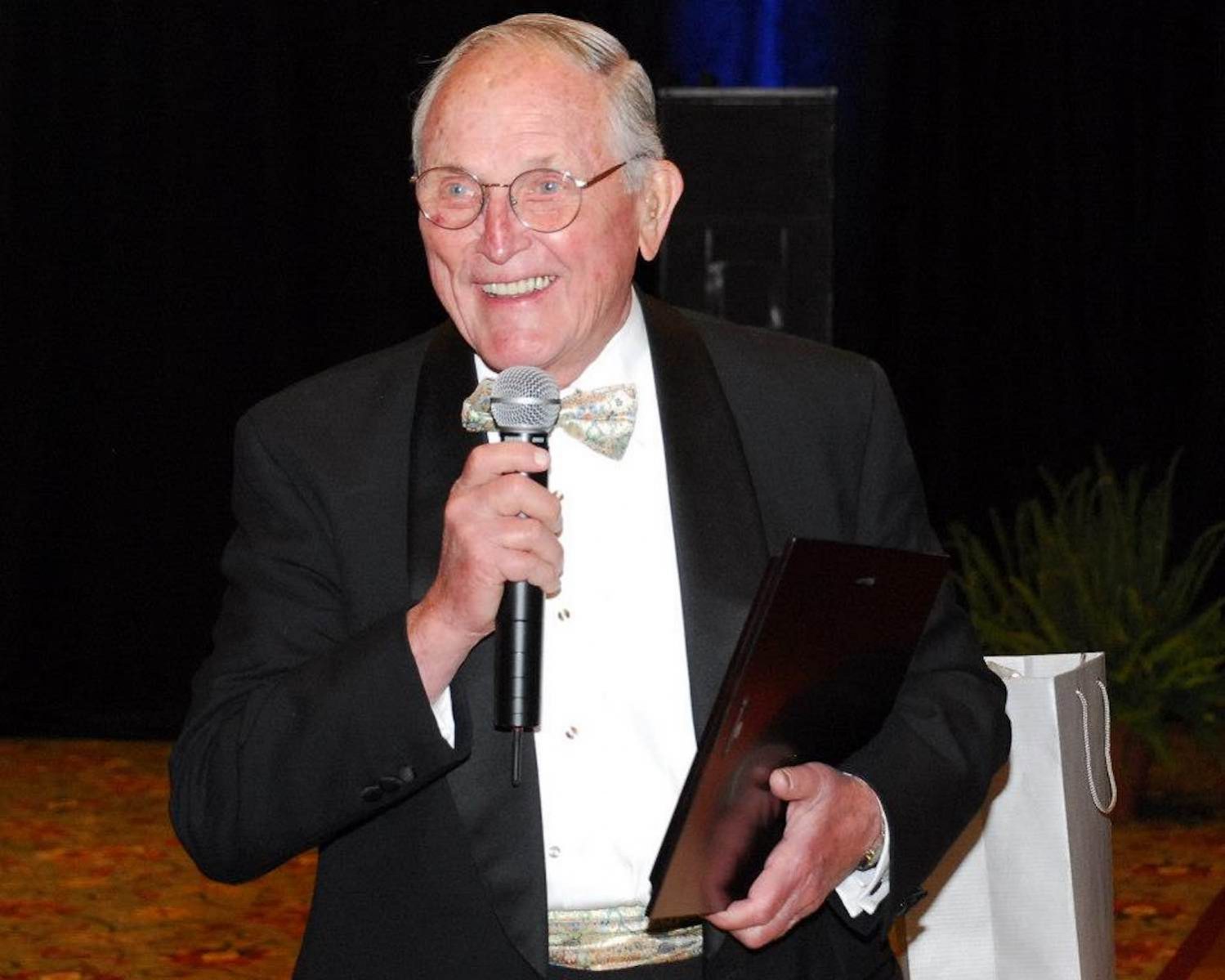 Dr. William Hardy Hendren III, 1926 - 2022 - WOFAPS